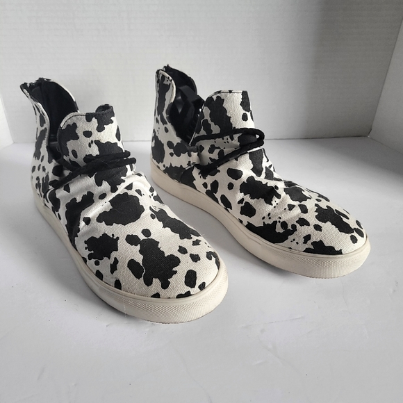 Very G | Shoes | Very G Survivor Cow Print Shoe | Poshmark